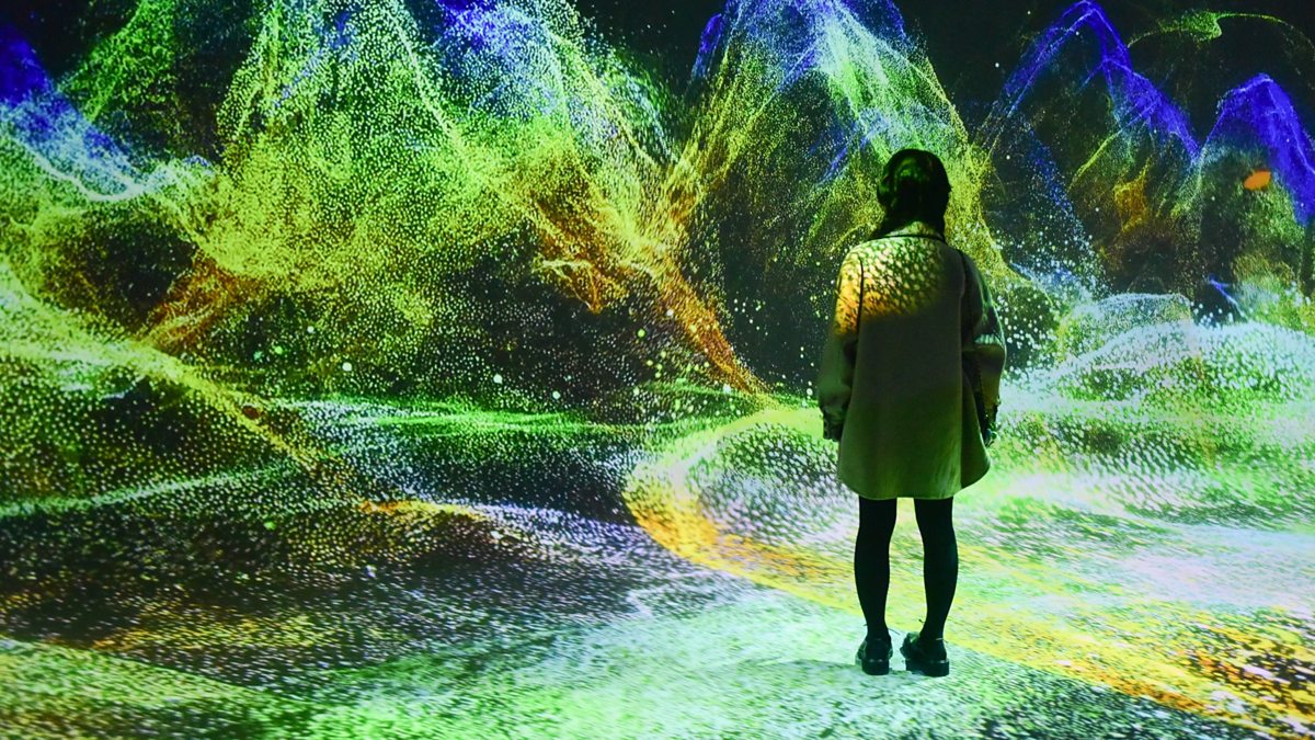 BBC World Service - Business Daily, Tricking the brain – are holograms ...