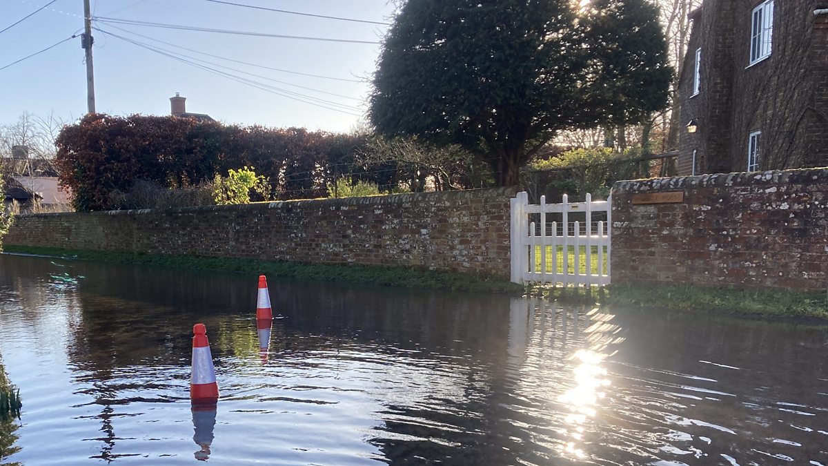 BBC Radio Wiltshire - Ben Prater, 11/01/2024, Flooding: Britford ...