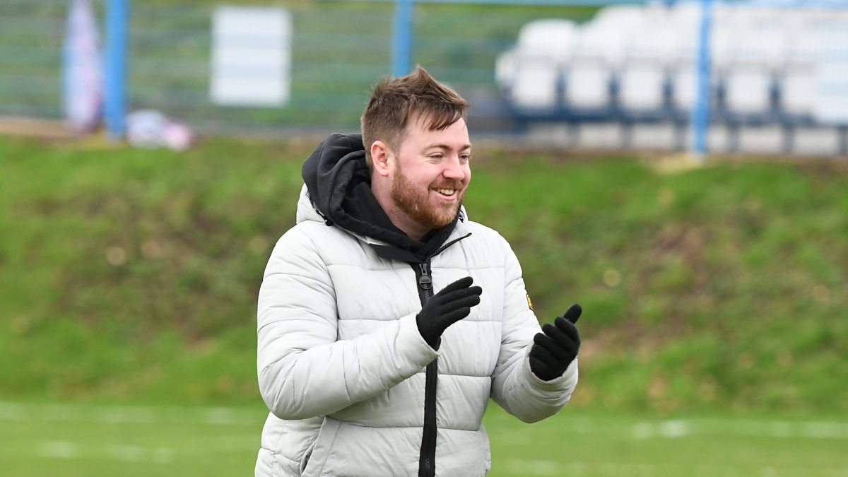 BBC Radio Surrey - Sport on BBC Radio Surrey, Farnahm Town director ...