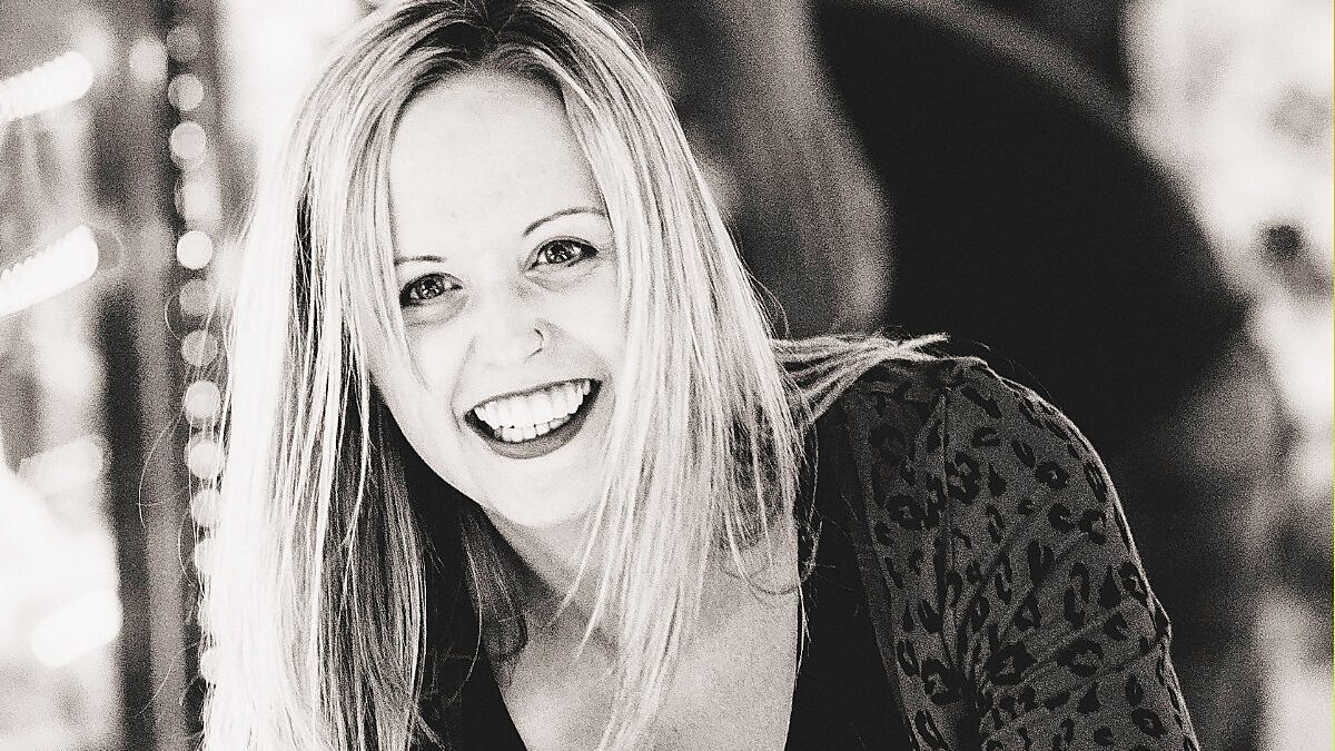 BBC Essex - Upload with Rob Jelly, Author & scriptwriter Pixie Britton