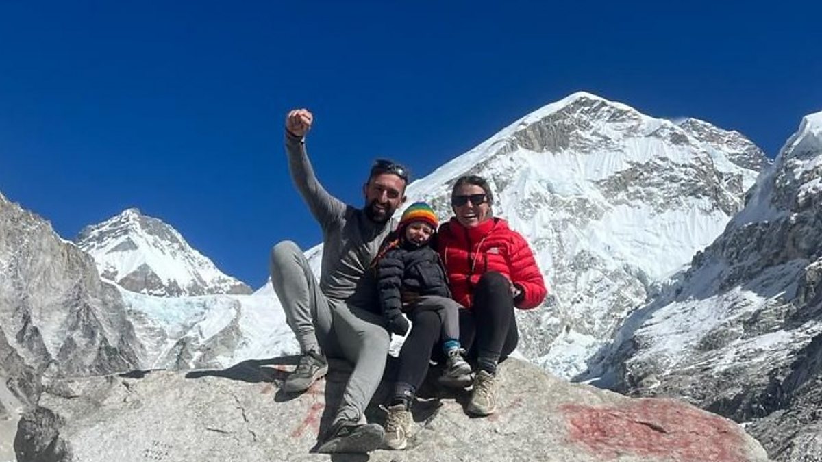 BBC World Service - Newsday, Everest: Two-year-old reaches base camp