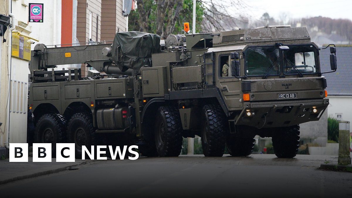 BBC News - Army has successfully removed WW2 bomb