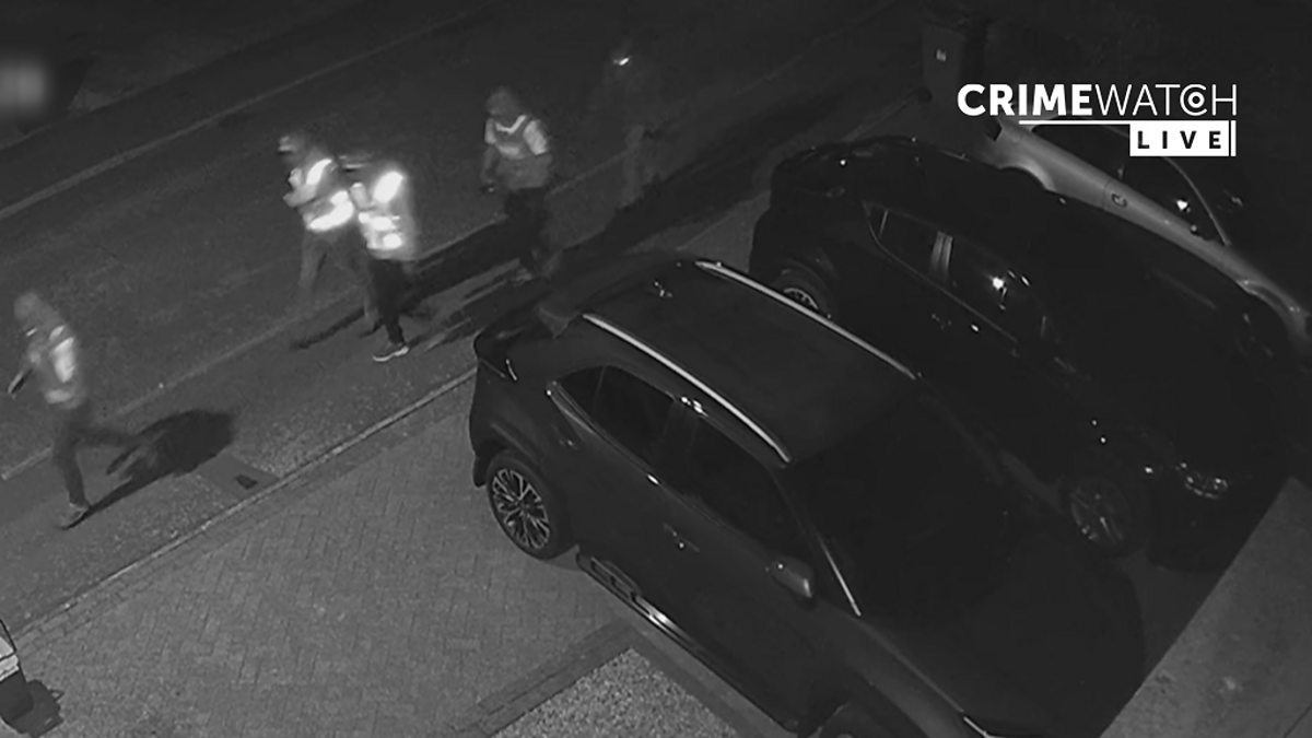 BBC One - Crimewatch Live, Series 19, Fake Cops and Real Robbers, Rival ...