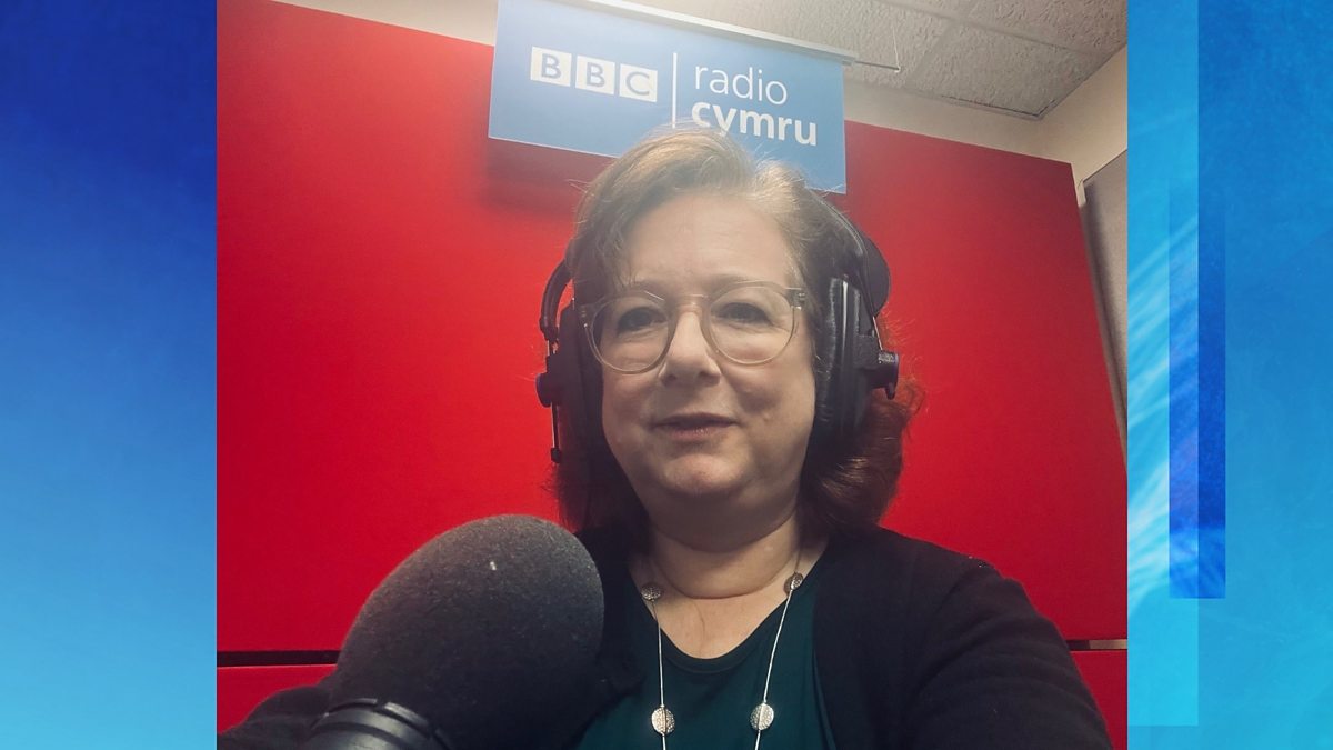 BBC Radio Cymru - Caniadaeth y Cysegr, Y Parchedig Manon Ceridwen James