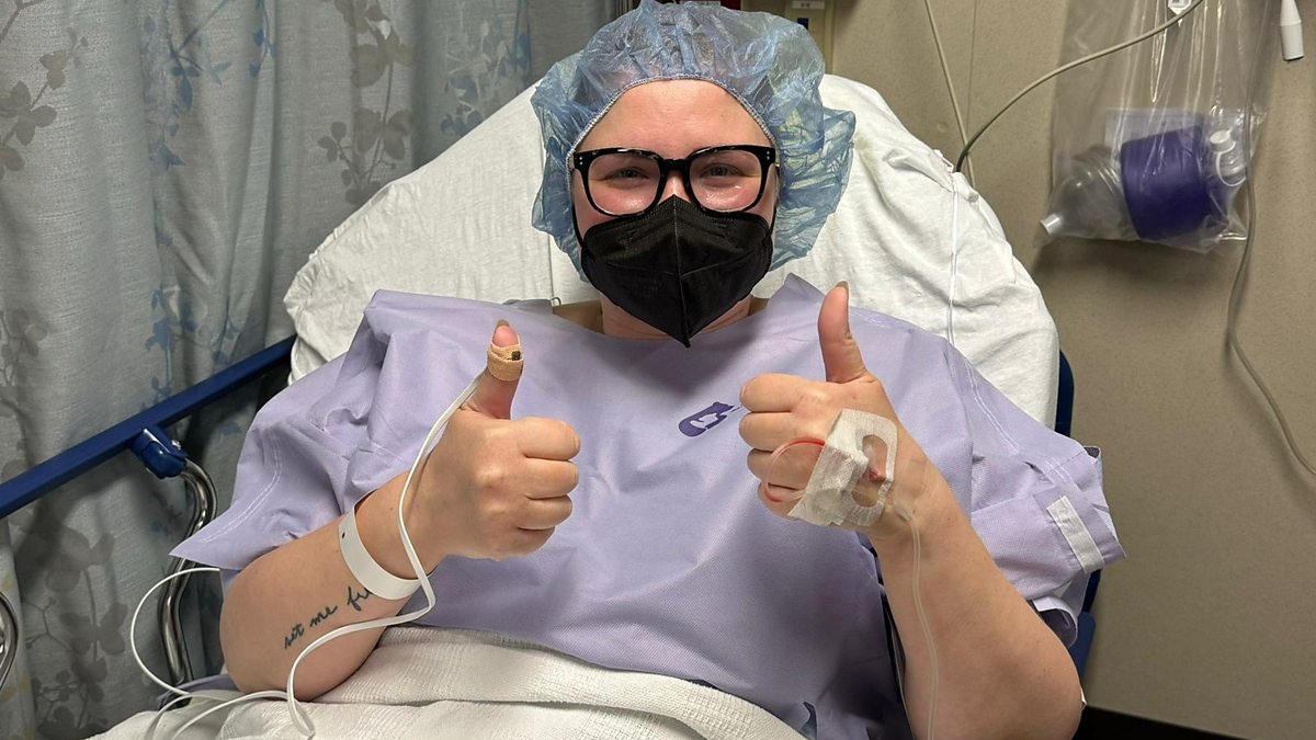 BBC World Service - BBC OS Conversations, Living with cancer