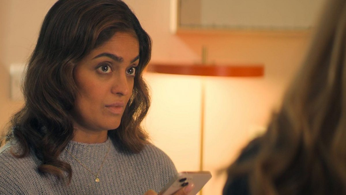 BBC One - Avoidance, Series 2, Episode 5, "What does that text say?"