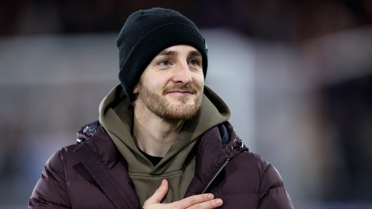 BBC Radio 5 Live - 5 Live In Short, Footballers back CPR campaign: 'It ...