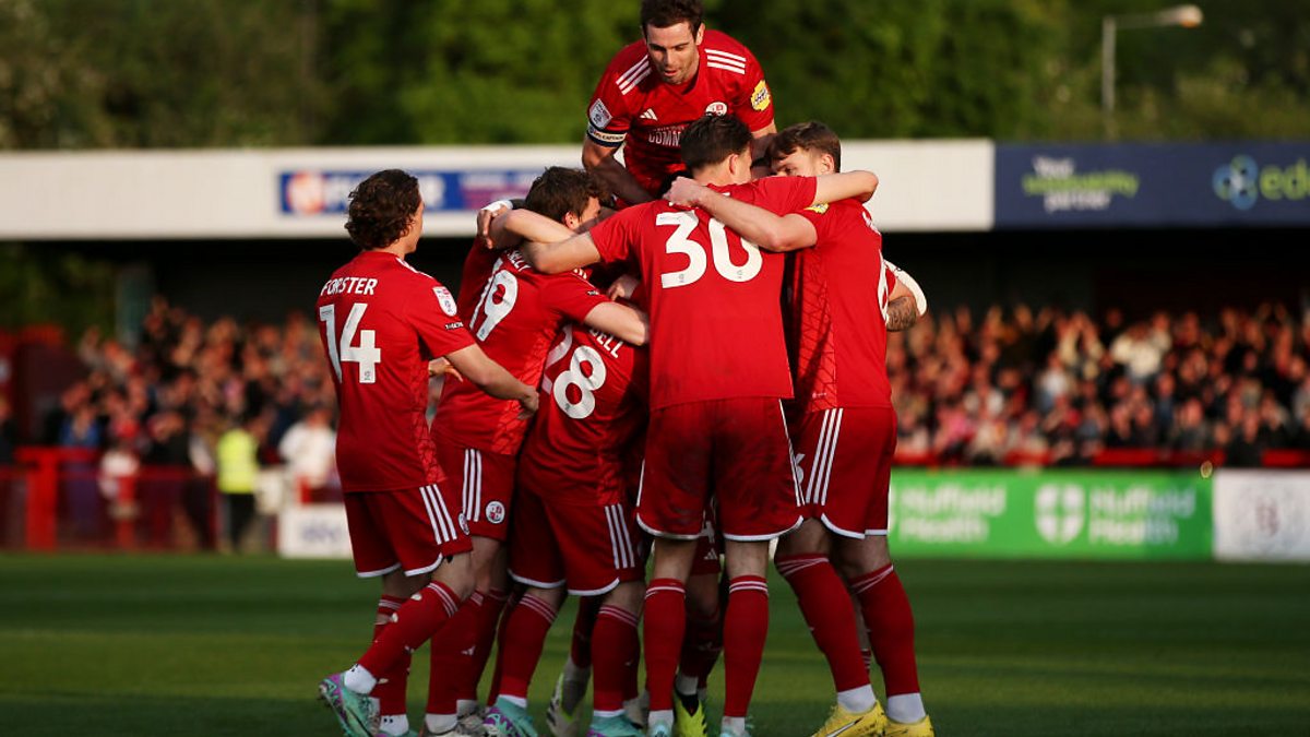 BBC Radio Surrey - Sport on BBC Radio Surrey, Crawley manager Scott ...