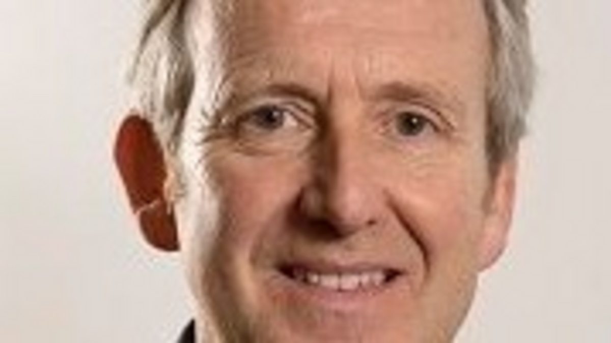 BBC Radio Cymru - Aled Hughes, Bodffordd i Baris