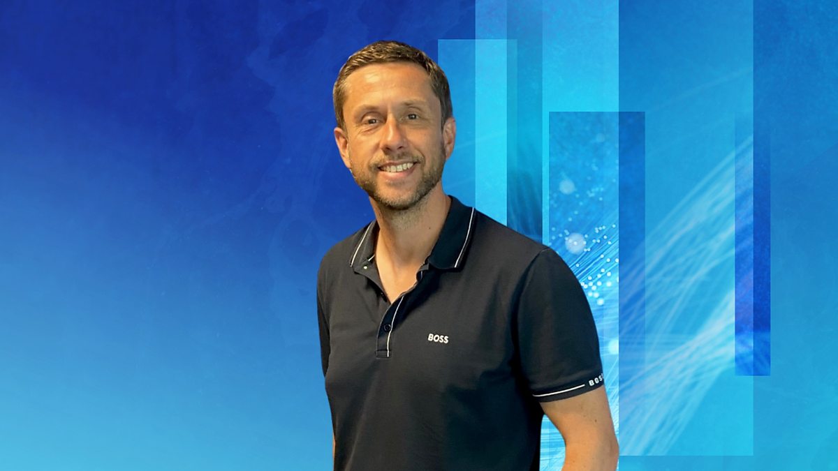 BBC Radio Cymru - Dros Ginio, Cennydd Davies yn cyflwyno