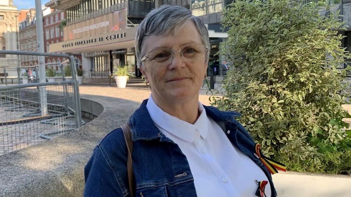 BBC Radio Cymru - Dros Ginio, Vaughan Roderick yn cyflwyno, Cefais fy ...