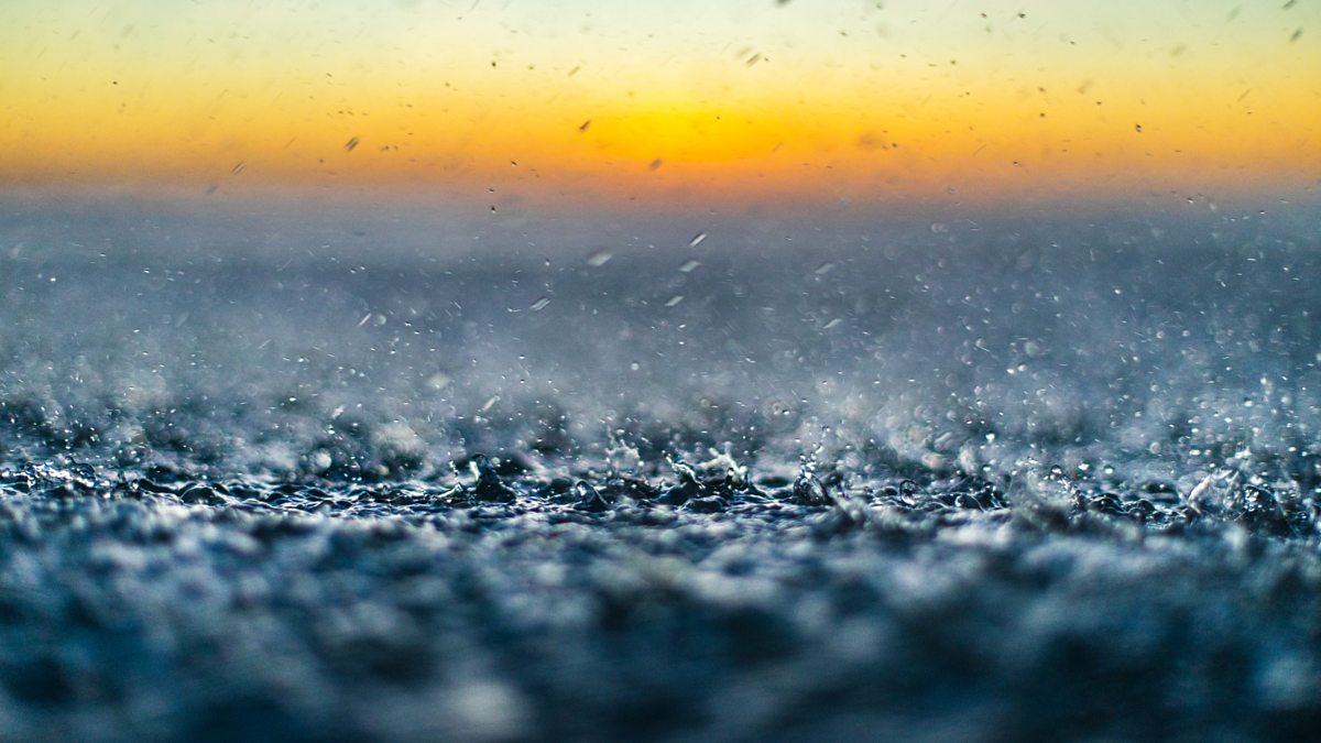 BBC World Service - CrowdScience, How fast can a raindrop cross the globe?