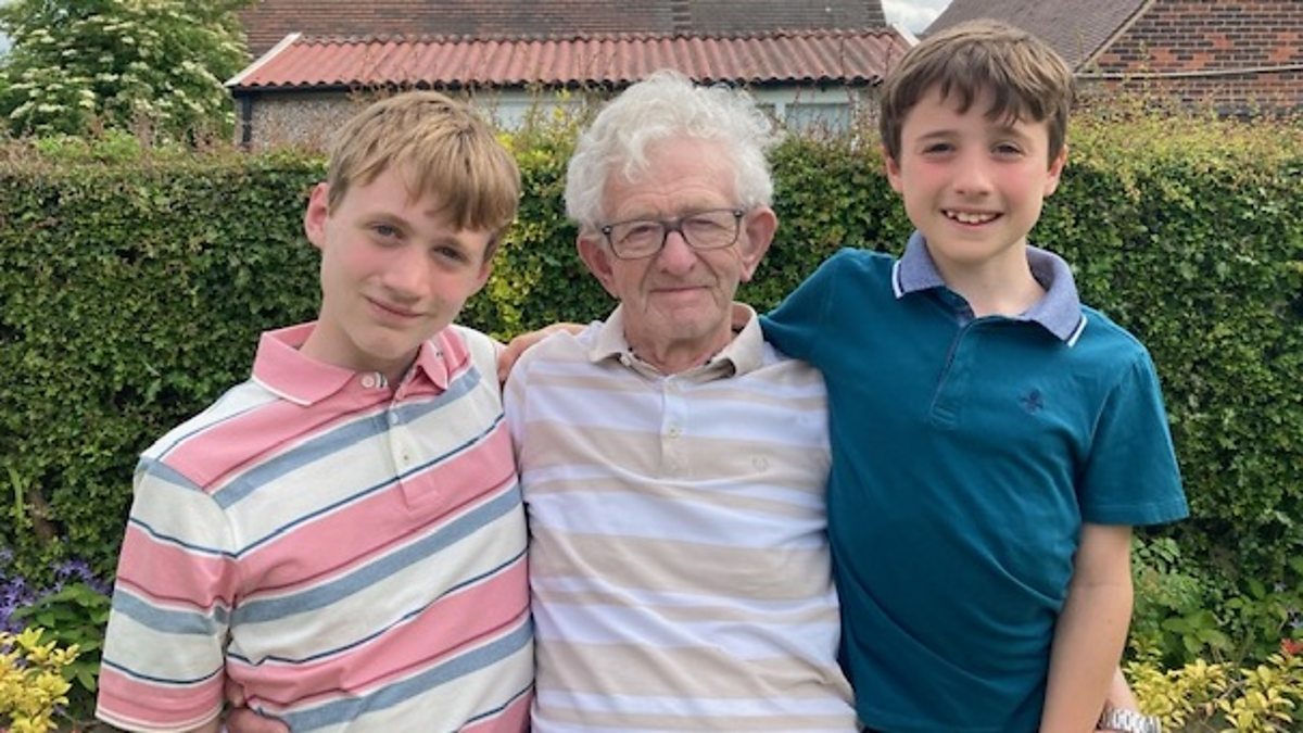 BBC Radio Sheffield - Kat Cowan on BBC Radio Sheffield, Xanthe Palmer ...