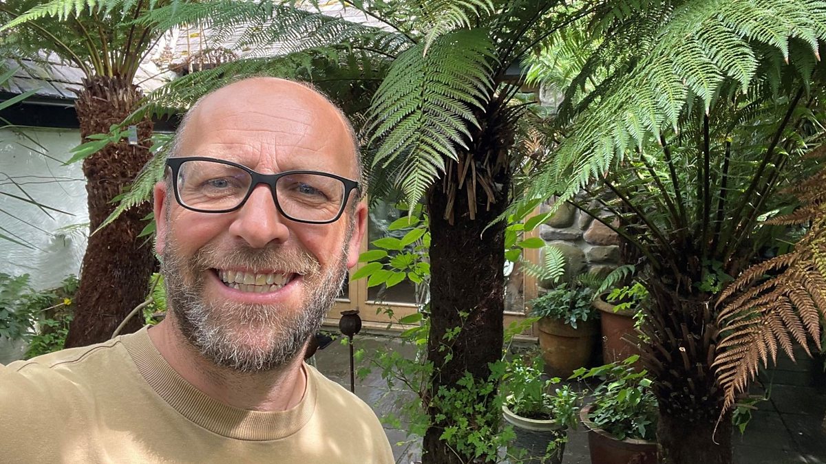 BBC Radio Cymru - Aled Hughes, 2500 math o wyfyn, a dim ond 2 sy'n ...