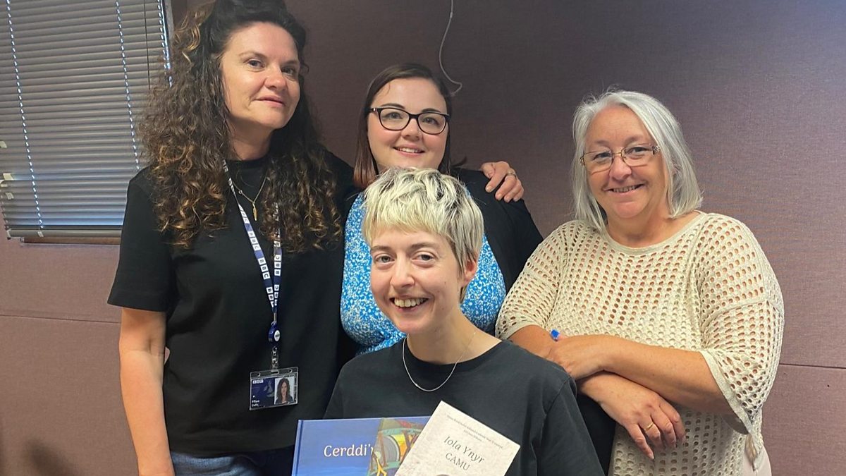 BBC Radio Cymru - Ffion Dafis, Clwb Darllen Rhaglen Ffion Dafis ...