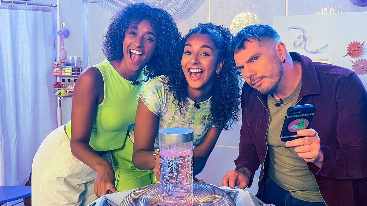 Saturday Mash-Up! Live - Doctor, Doctor: 3. Beam up The Lewis Sisters ...