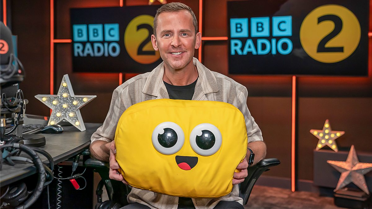 CBeebies Bedtime Stories - New and Trending: Scott Mills - What Makes a ...