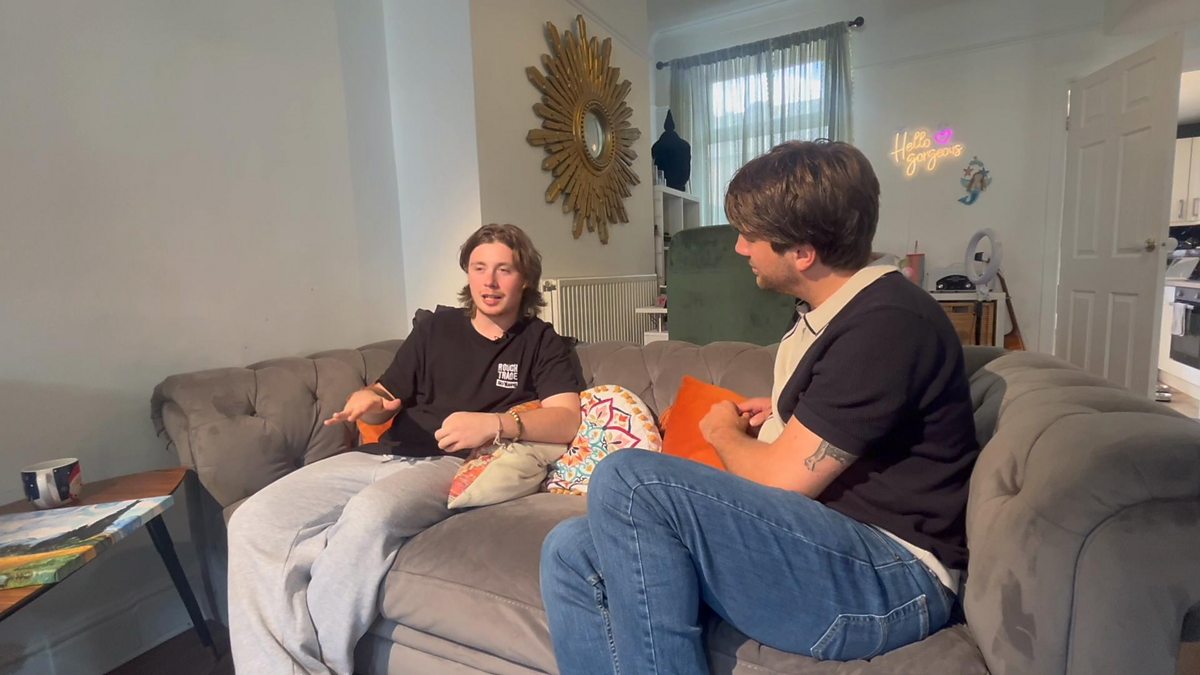 BBC Local Radio - BBC Introducing - York & Humberside, Phoebe Hall ...