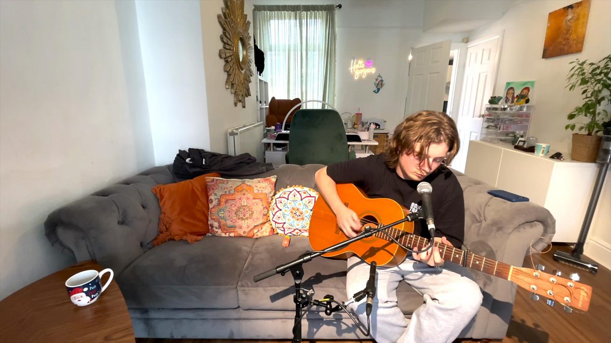 BBC Local Radio - BBC Introducing - York & Humberside, Phoebe Hall ...