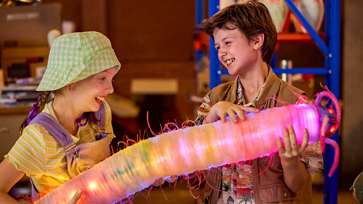 Spooky Files - Series 2: 3. They Call Me Wormhole Worm - BBC iPlayer