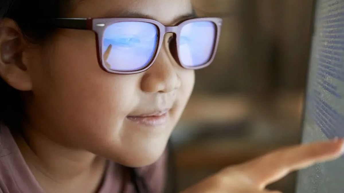 BBC World Service - Newshour, Children's eyesight appears to be getting ...