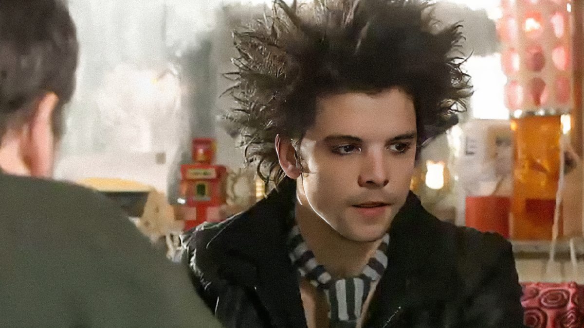 Ideal - Series 3: 3. The Pyramid - BBC iPlayer