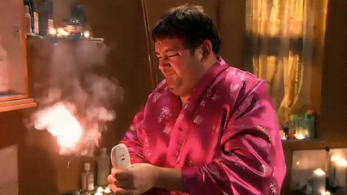 Ideal - Series 3: 5. The Bath - BBC iPlayer