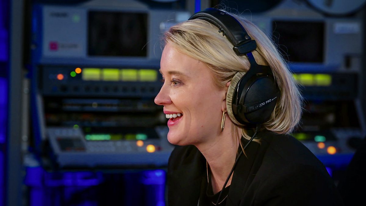 S4C - Cyfrinachau'r Llyfrgell, Cyfres 1, Maxine Hughes