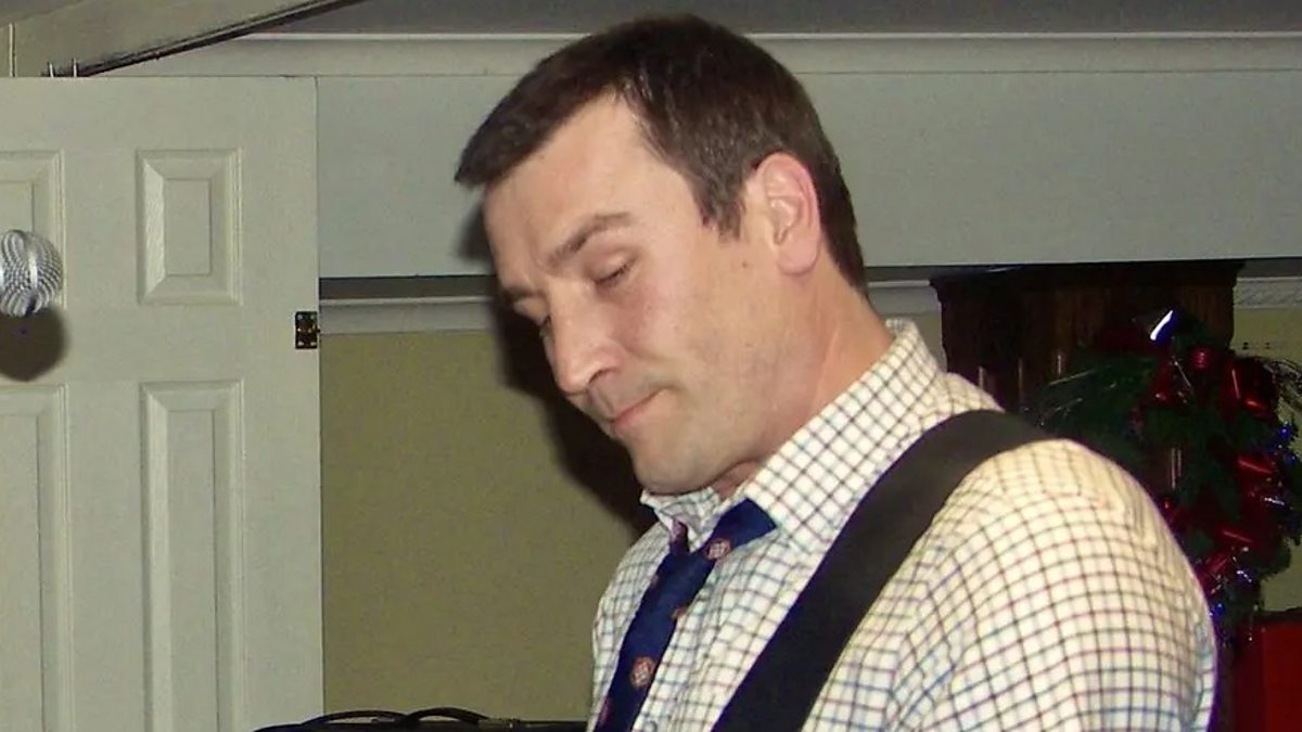 BBC Radio Cymru - Bore Cothi, Cofion Cyntaf Cwmderi – Pobl y Cwm yn 50 : Andrew Teilo, sy'n ...