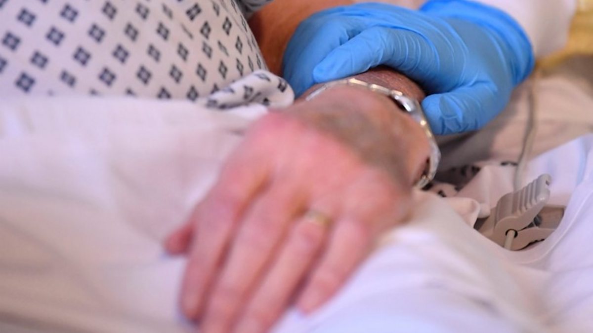 BBC Radio Cymru - Dros Ginio, Vaughan Roderick yn cyflwyno, Y Mesur ...