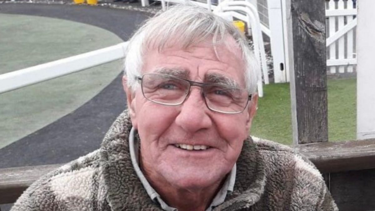 BBC Radio Devon - John Acres, 24/10/2024, 85 year old skydiving to ...