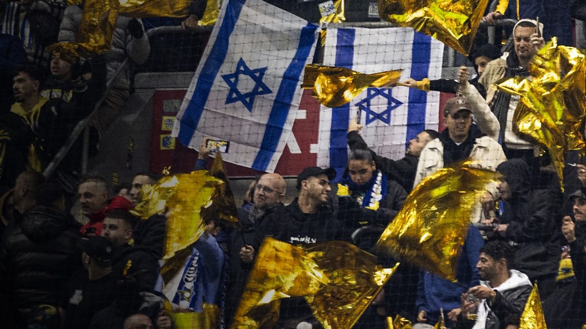 BBC News - Israeli Football Fans Attacked In Amsterdam