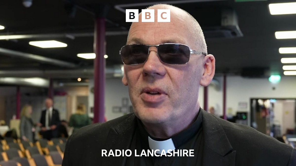 BBC Radio Lancashire - BBC Radio Lancashire, "A little boy had paper towels to stop his shoes ...