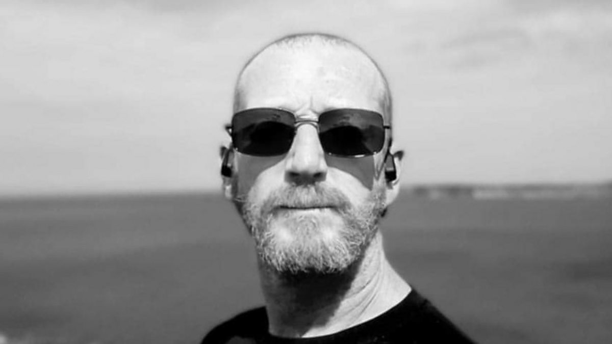 BBC Radio Cymru - Bore Cothi, 'Di cychwyn y grŵp ydwi i drio cael ...