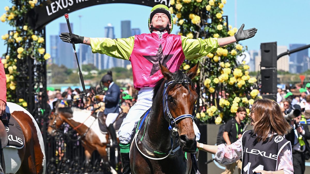 BBC World Service - Not by the Playbook, Robbie Dolan: The singing ...