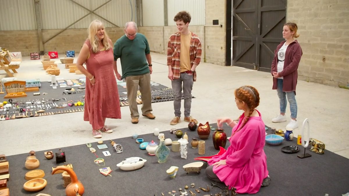 Sort Your Life Out - Series 1: 3. 30 Years of Clutter - BBC iPlayer