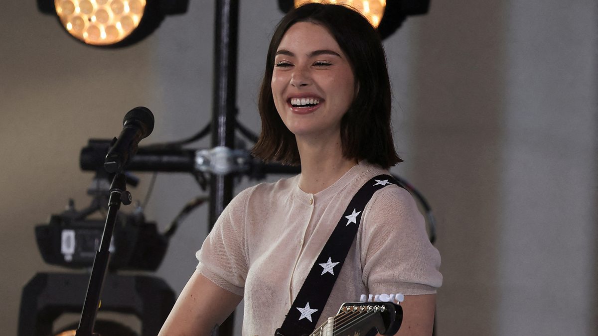 BBC World Service - Top of the Pops, The first charts of 2025