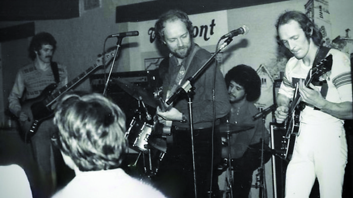 BBC Radio Cymru - Rhys Mwyn, Huangofiant Endaf Emlyn, Rhian Cadwaladr ...