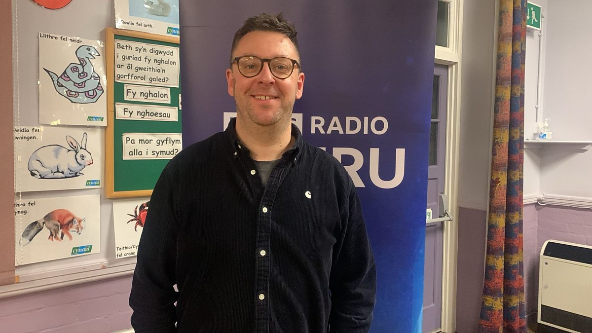 BBC Radio Cymru - Y Talwrn, Dros yr Aber v Y Gwylliaid Cochion, Dros yr ...