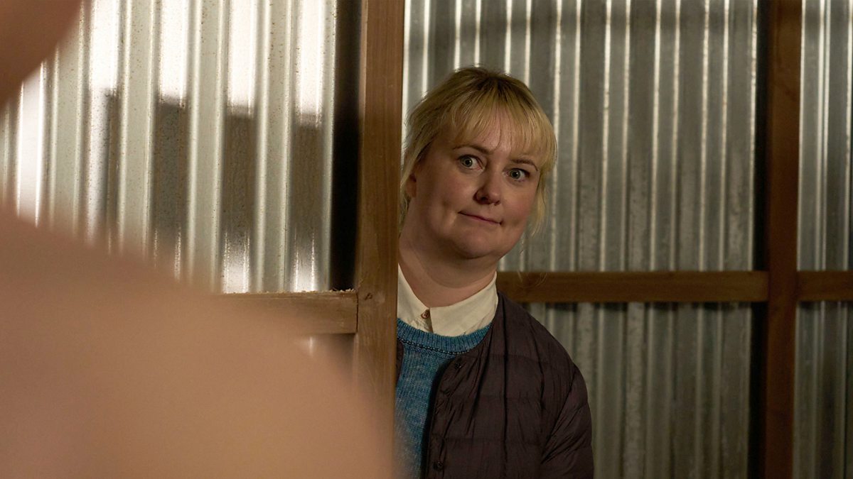 Amandaland - Series 1: 5. Camping - Audio Described - BBC iPlayer