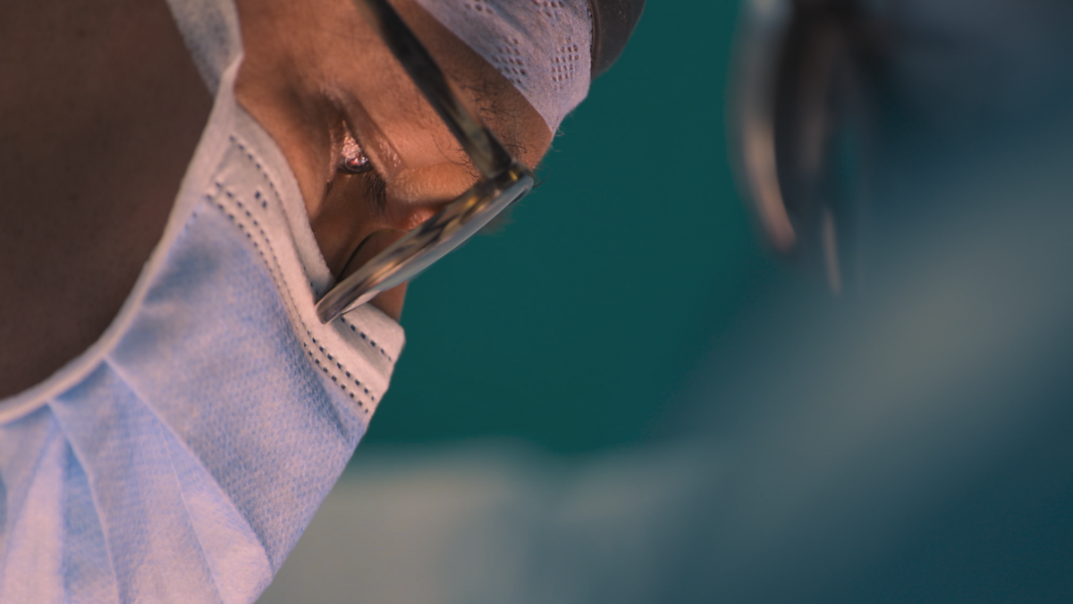 BBC Trailers - Surgeons: At the Edge of Life - BBC iPlayer