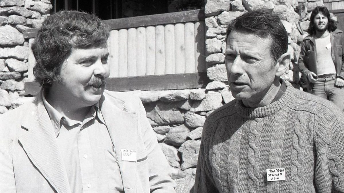 BBC World Service - Science In Action, Who runs science?