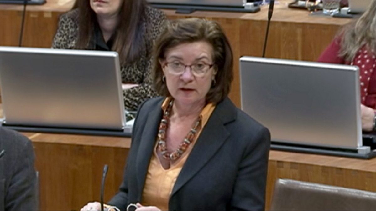 BBC Parliament - Welsh First Minister's Questions, 04/03/2025
