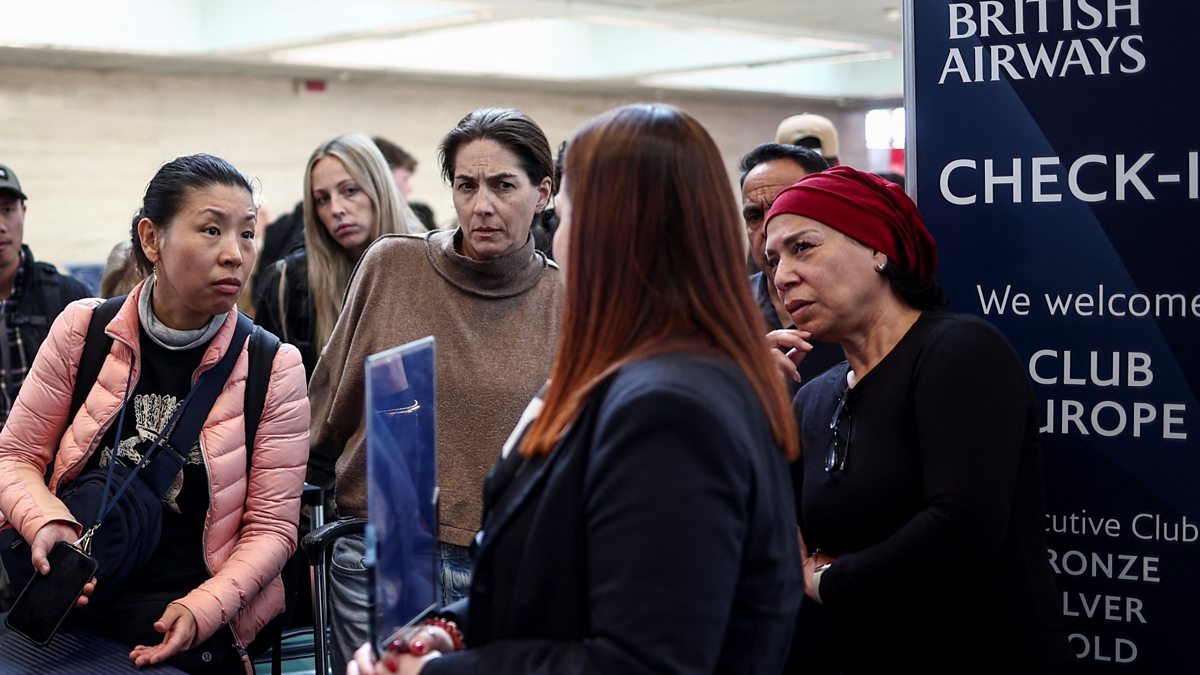 BBC News - Heathrow Flights Resume After Fire