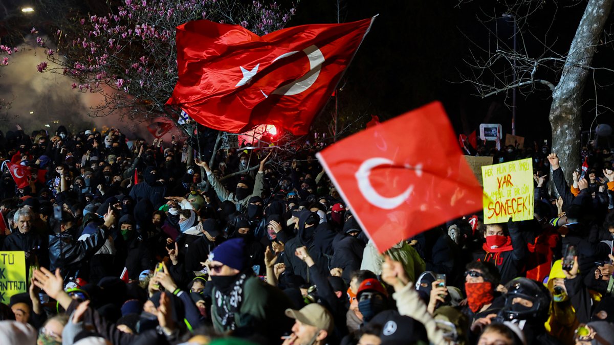 BBC News - Sixth Night Of Protests In Turkey