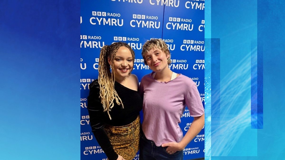 BBC Radio Cymru - Georgia Ruth, Talulah yn cyflwyno sgwrs gyda Seraphyre
