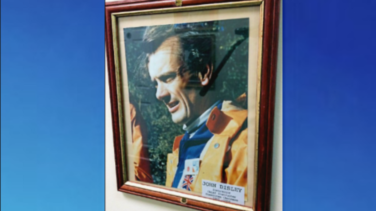 BBC Radio Cymru - Dros Ginio, Catrin Heledd yn cyflwyno, John Disley ...