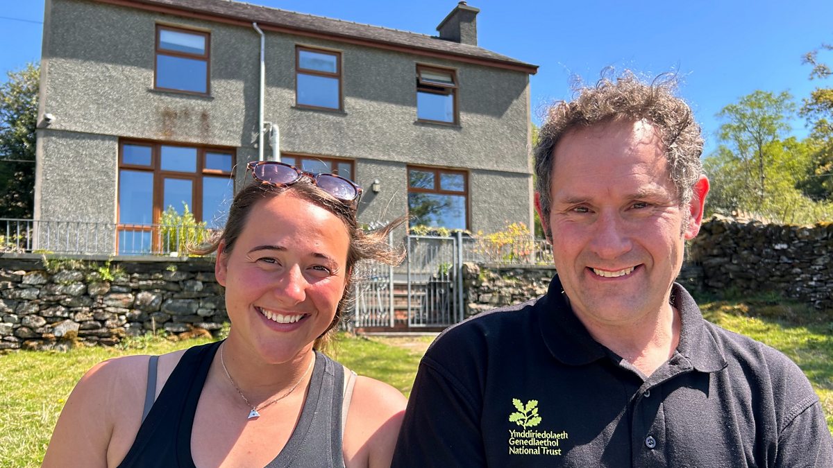 BBC Radio Cymru - Aled Hughes, Ennill cyfres Our Dream Farm with Matt Baker