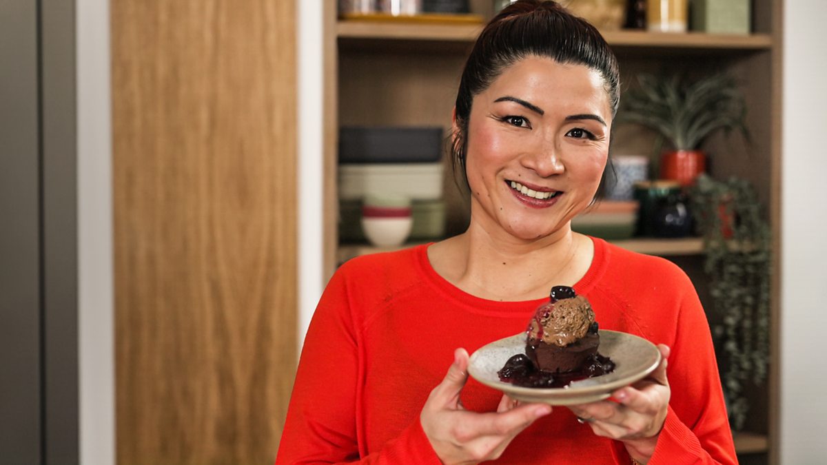 Suzie Lees Great Food Made Simple - Series 1 - Cutdowns: Artis Sticky Toffee Souffle - BBC iPlayer
