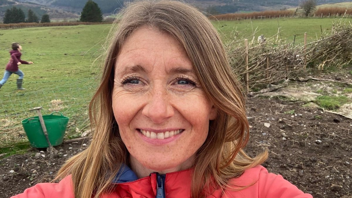 BBC Radio Cymru - Beti a'i Phobol, Iona Roberts